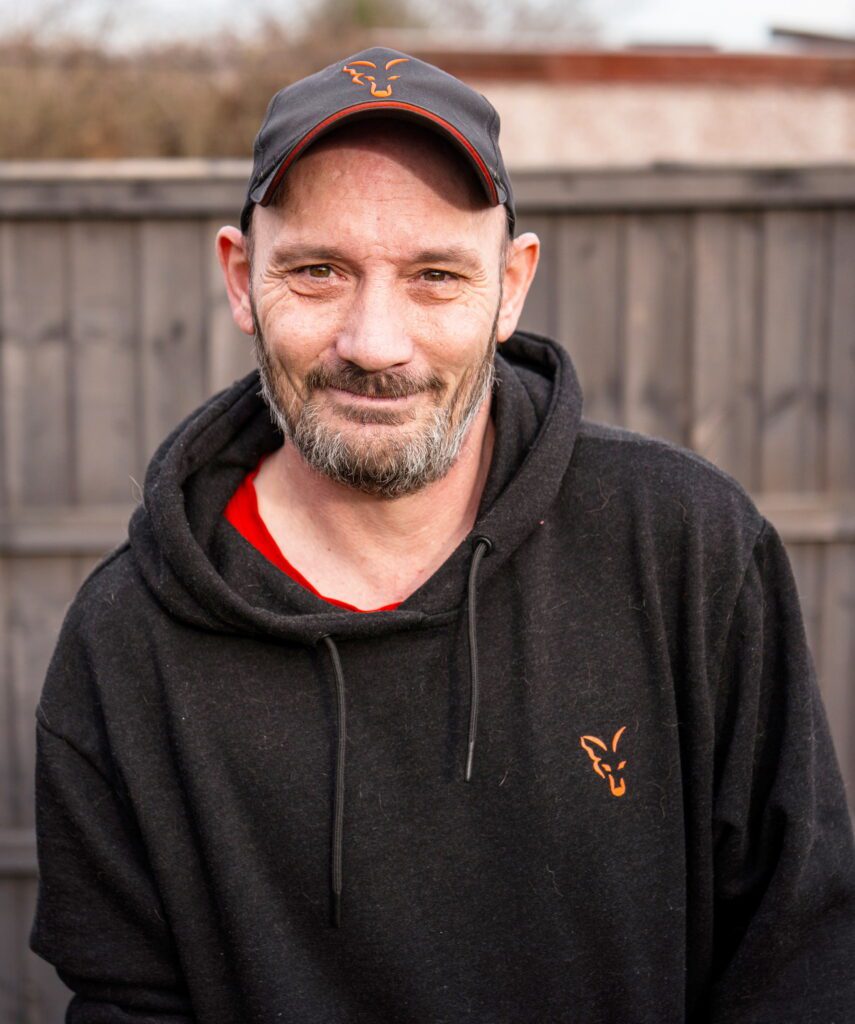 Dad earns £24k a year with 12 hour a week side hustle - picking up dog ...