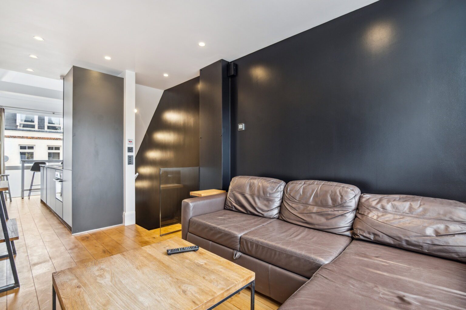 "Barely wider than a Tube carriage" - Unique home hits the market for £ ...